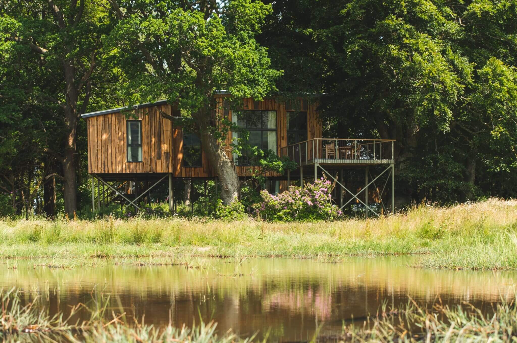 Treehouse with hot tub UK - Boutique Luxury Retreats